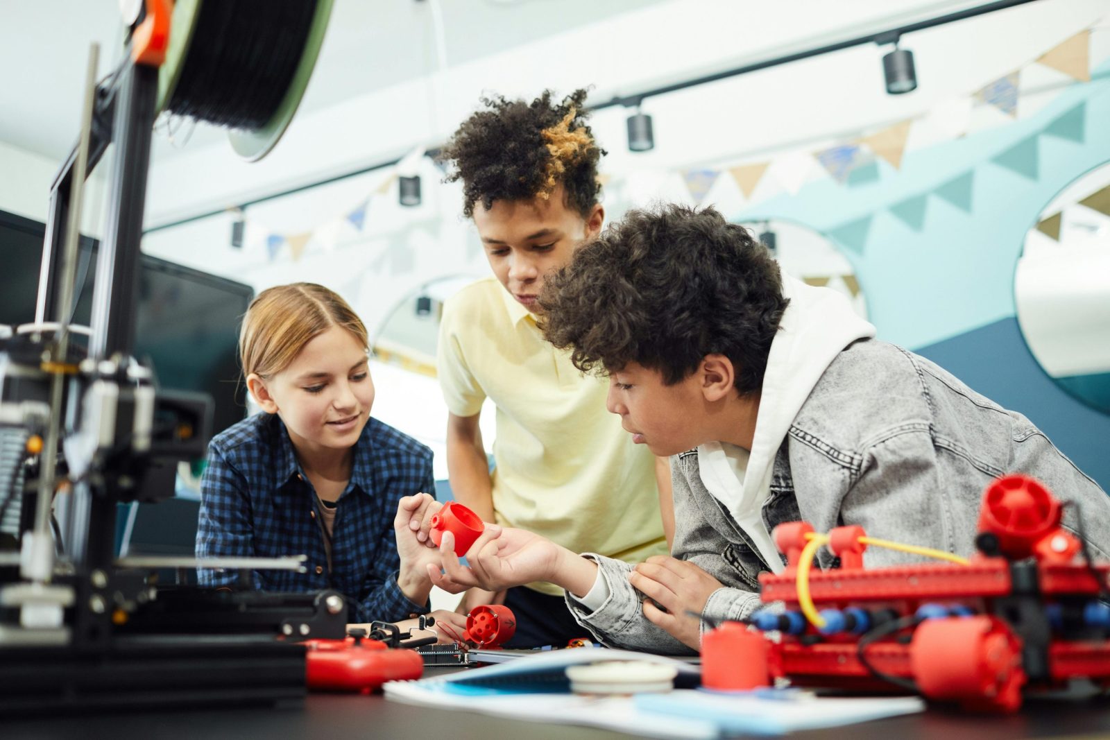 Why STEM Summer Camps Give Your Child a Head Start - Nobel Courses - Malta